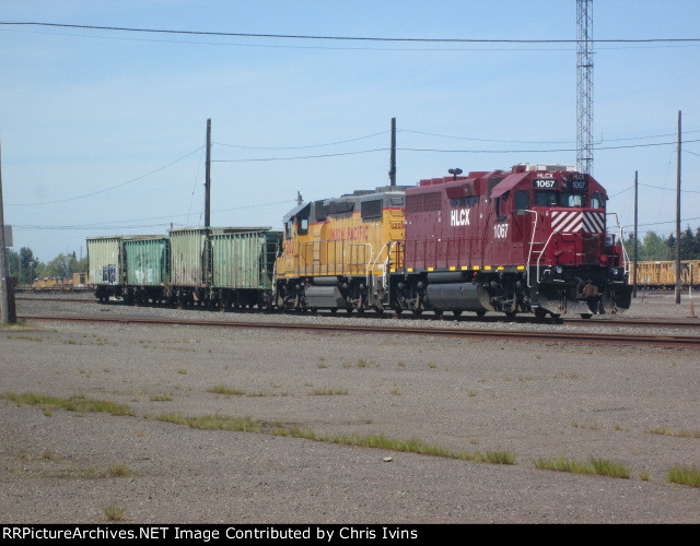 HLCX 1067 with short ballast train